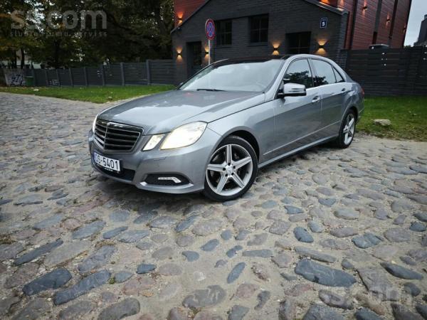 Pelēks Mercedes-Benz E 350 2009 Rīga, ar dzinēja tilpumu 3.50 L un nobraukumu 343 tūkst. km par 7900 €, foto 1 vietnē AUTOMOTO.COM.LV