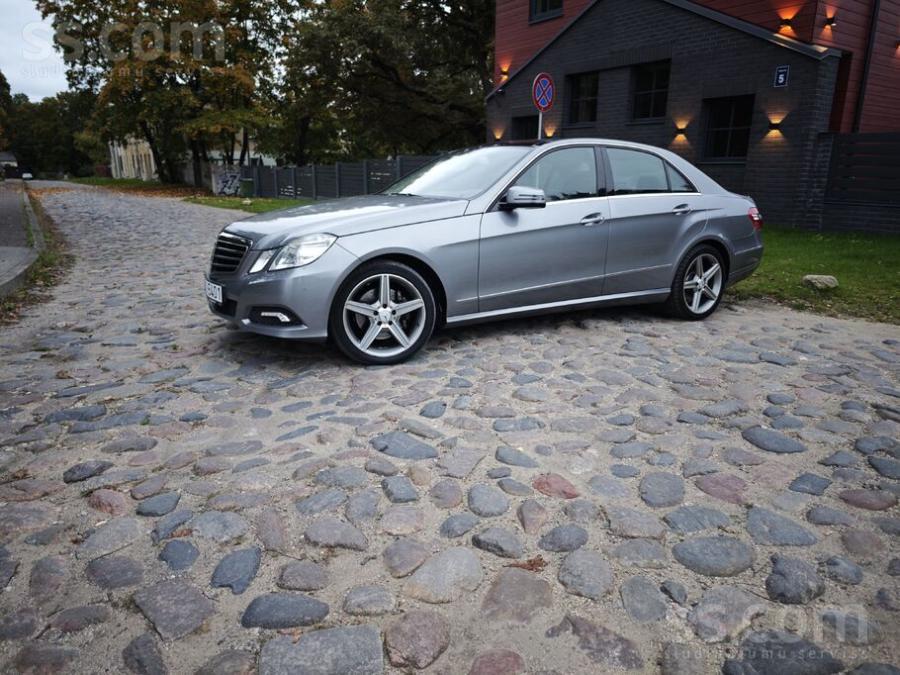 Grey Mercedes-Benz E 350 2009 in Riga, with an engine capacity of 3.50 L and mileage of 343 thousand km for 7900 €, photo 3 on AUTOMOTO.COM.LV