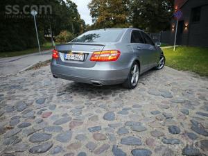 Grey Mercedes-Benz E 350 2009 in Riga, with an engine capacity of 3.50 L and mileage of 343 thousand km for 7900 €, photo 5 on AUTOMOTO.COM.LV