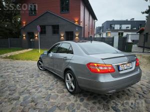 Grey Mercedes-Benz E 350 2009 in Riga, with an engine capacity of 3.50 L and mileage of 343 thousand km for 7900 €, photo 6 on AUTOMOTO.COM.LV