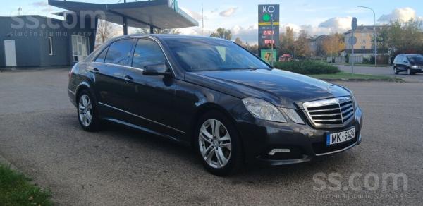 Pelēks Mercedes-Benz E 350 2010 Daugavpils, ar dzinēja tilpumu 3.00 L un nobraukumu 255 tūkst. km par 9150 €, foto 3 vietnē AUTOMOTO.COM.LV