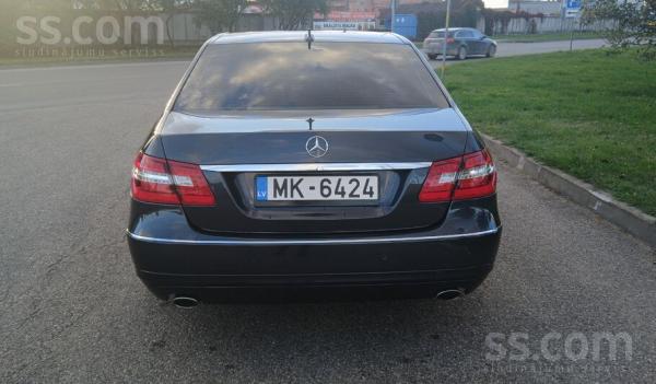 Pelēks Mercedes-Benz E 350 2010 Daugavpils, ar dzinēja tilpumu 3.00 L un nobraukumu 255 tūkst. km par 9150 €, foto 6 vietnē AUTOMOTO.COM.LV