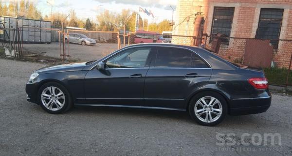 Pelēks Mercedes-Benz E 350 2010 Daugavpils, ar dzinēja tilpumu 3.00 L un nobraukumu 255 tūkst. km par 9150 €, foto 9 vietnē AUTOMOTO.COM.LV