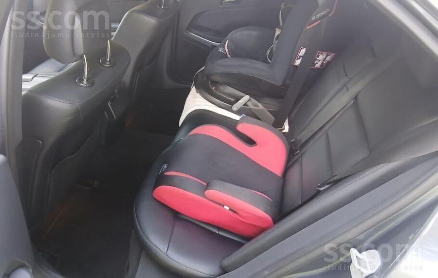 Pelēks Mercedes-Benz E 350 2010 Daugavpils, ar dzinēja tilpumu 3.00 L un nobraukumu 255 tūkst. km par 9150 €, foto 15 vietnē AUTOMOTO.COM.LV