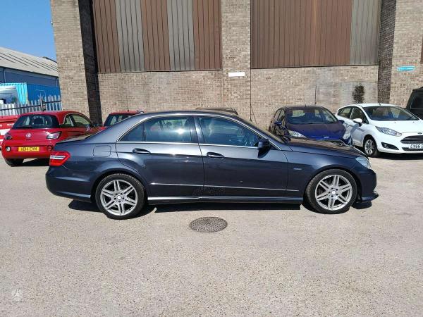 Pelēks Mercedes-Benz E 350 2010 Kauņa, ar dzinēja tilpumu 2.99 L un nobraukumu 173 tūkst. km par 4550 €, foto 5 vietnē AUTOMOTO.COM.LV