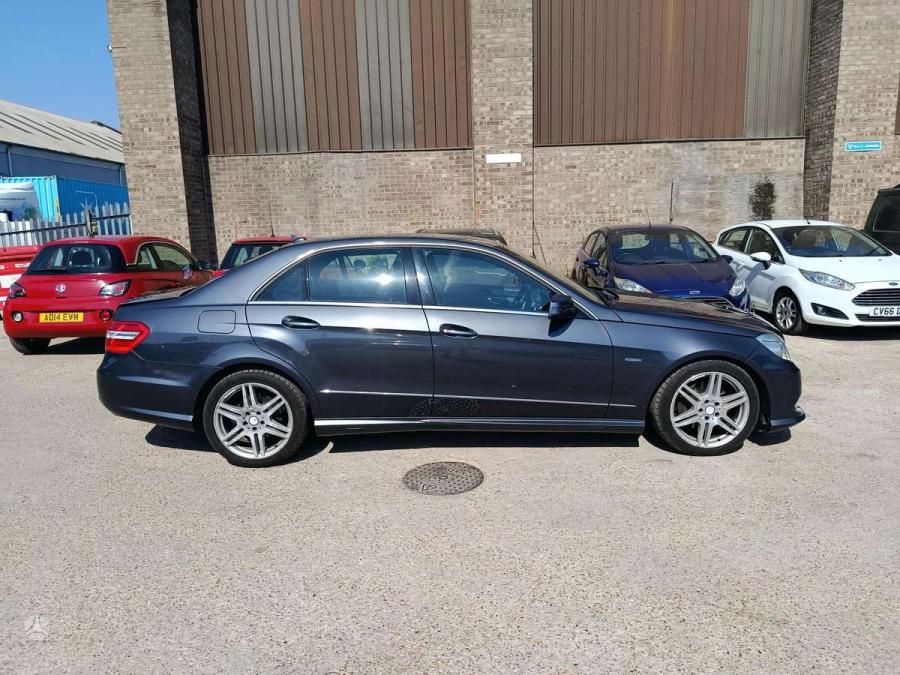 Pelēks Mercedes-Benz E 350 2010 Kauņa, ar dzinēja tilpumu 2.99 L un nobraukumu 173 tūkst. km par 4550 €, foto 6 vietnē AUTOMOTO.COM.LV