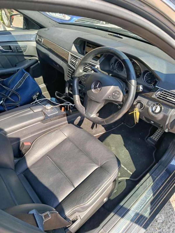 Pelēks Mercedes-Benz E 350 2010 Kauņa, ar dzinēja tilpumu 2.99 L un nobraukumu 173 tūkst. km par 4550 €, foto 6 vietnē AUTOMOTO.COM.LV