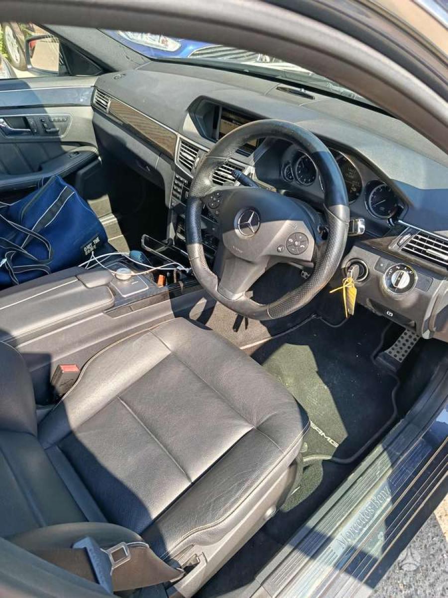 Pelēks Mercedes-Benz E 350 2010 Kauņa, ar dzinēja tilpumu 2.99 L un nobraukumu 173 tūkst. km par 4550 €, foto 7 vietnē AUTOMOTO.COM.LV