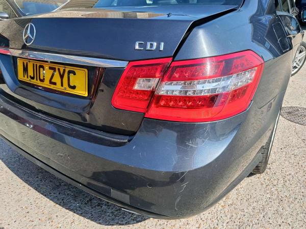 Pelēks Mercedes-Benz E 350 2010 Kauņa, ar dzinēja tilpumu 2.99 L un nobraukumu 173 tūkst. km par 4550 €, foto 8 vietnē AUTOMOTO.COM.LV