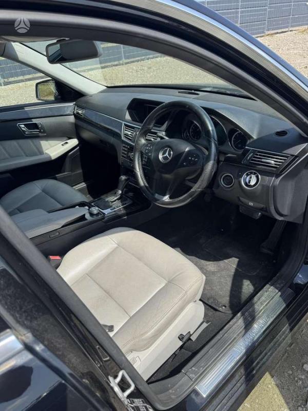 Pelēks Mercedes-Benz E 350 2010 Kauņa, ar dzinēja tilpumu 2.20 L un nobraukumu 232 tūkst. km par 3100 €, foto 1 vietnē AUTOMOTO.COM.LV