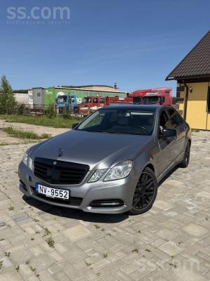 Серый Мерседес E 350 2010 в Резекне, объемом двигателя 3.00 л и пробегом 317 тыс. км за 9000 €, фото  на AUTOMOTO.COM.LV