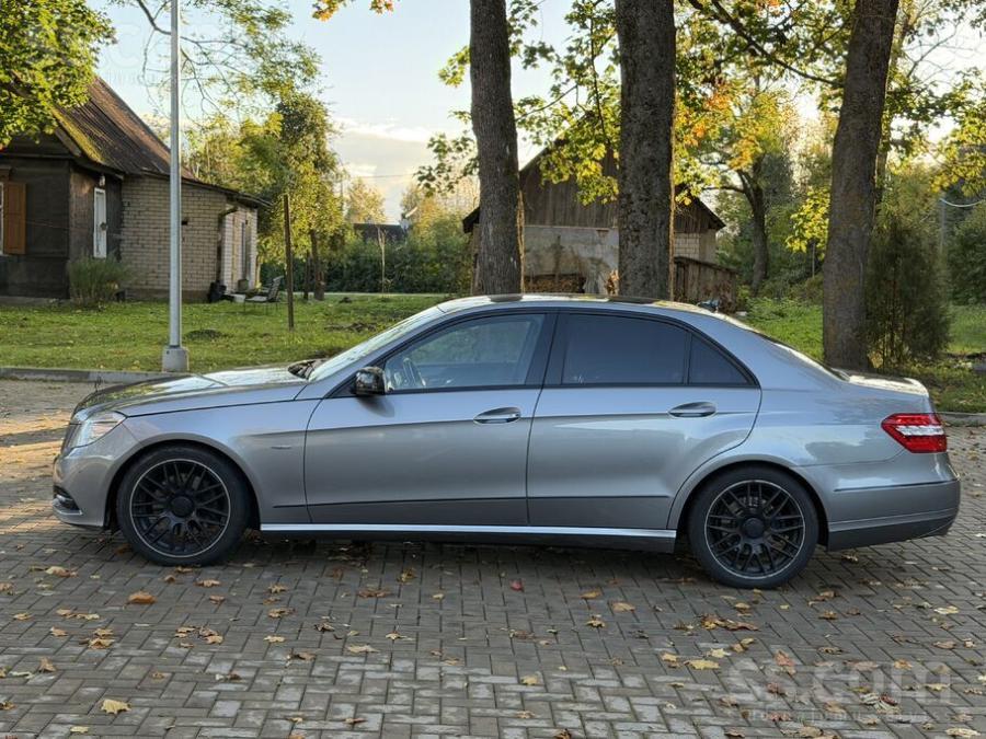 Pelēks Mercedes-Benz E 350 2010 Rēzekne, ar dzinēja tilpumu 3.00 L un nobraukumu 317 tūkst. km par 7500 €, foto 5 vietnē AUTOMOTO.COM.LV