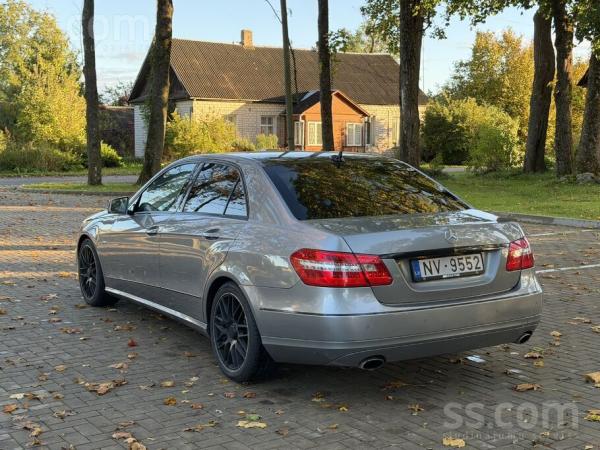 Pelēks Mercedes-Benz E 350 2010 Rēzekne, ar dzinēja tilpumu 3.00 L un nobraukumu 317 tūkst. km par 7500 €, foto 6 vietnē AUTOMOTO.COM.LV