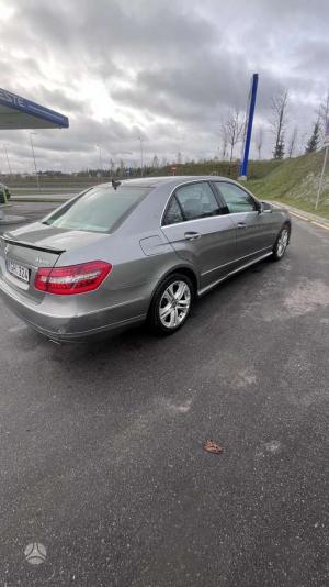 Grey Mercedes-Benz E 350 2010 in Vilnius, with an engine capacity of 3.50 L and mileage of 390 thousand km for 6200 €, photo 4 on AUTOMOTO.COM.LV