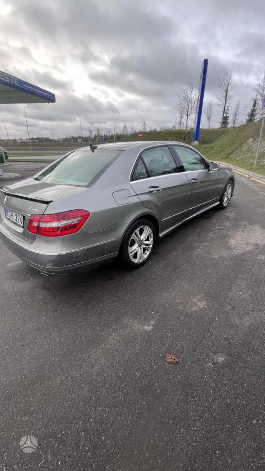 Grey Mercedes-Benz E 350 2010 in Vilnius, with an engine capacity of 3.50 L and mileage of 390 thousand km for 6200 €, photo 4 on AUTOMOTO.COM.LV