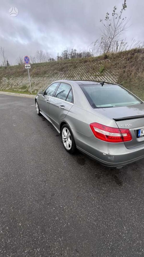 Pelēks Mercedes-Benz E 350 2010 Viļņa, ar dzinēja tilpumu 3.50 L un nobraukumu 390 tūkst. km par 6200 €, foto 4 vietnē AUTOMOTO.COM.LV