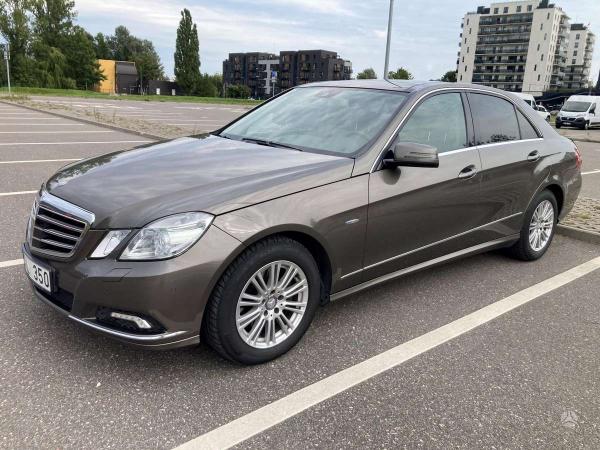 Pelēks Mercedes-Benz E 350 2010 Viļņa, ar dzinēja tilpumu 2.99 L un nobraukumu 238 tūkst. km par 10000 €, foto 4 vietnē AUTOMOTO.COM.LV