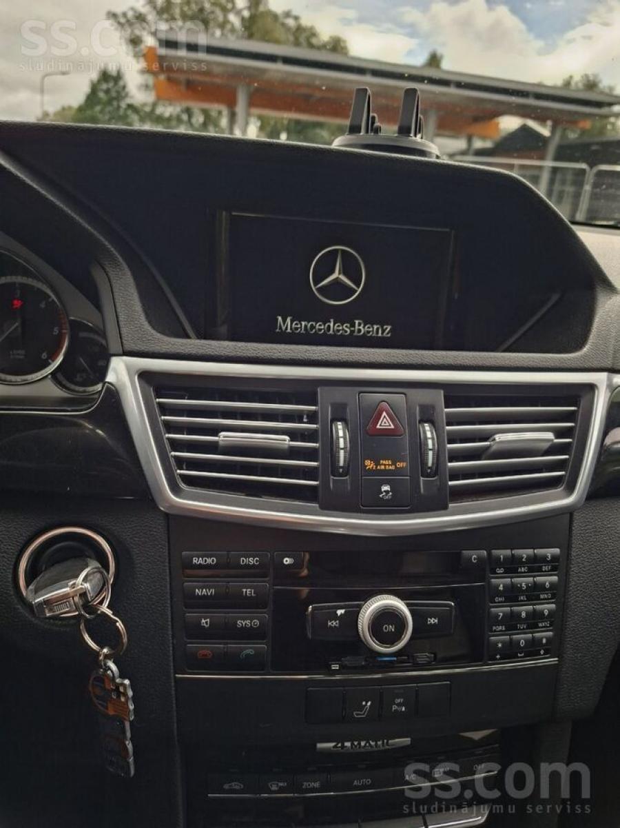Pelēks Mercedes-Benz E 350 2010 Rīga, ar dzinēja tilpumu 3.00 L un nobraukumu 350 tūkst. km par 6100 €, foto 4 vietnē AUTOMOTO.COM.LV