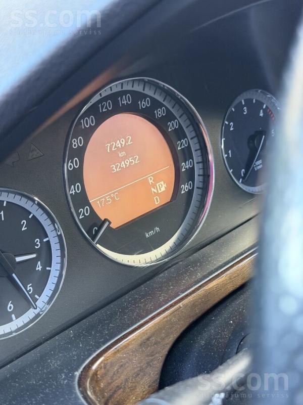 Pelēks Mercedes-Benz E 350 2010 Rīga, ar dzinēja tilpumu 3.00 L un nobraukumu 325 tūkst. km par 8500 €, foto 4 vietnē AUTOMOTO.COM.LV