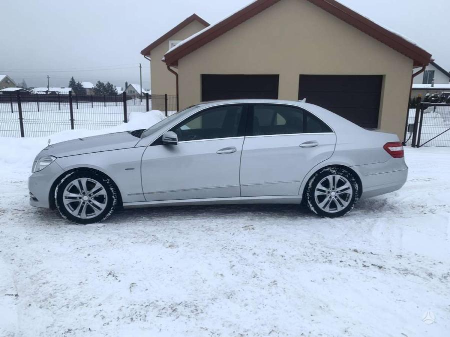 Pelēks Mercedes-Benz E 350 2011 Viļņa, ar dzinēja tilpumu 2.99 L un nobraukumu 277 tūkst. km par 7350 €, foto 2 vietnē AUTOMOTO.COM.LV