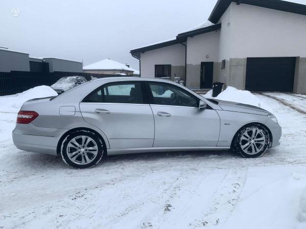 Pelēks Mercedes-Benz E 350 2011 Viļņa, ar dzinēja tilpumu 2.99 L un nobraukumu 277 tūkst. km par 7350 €, foto 5 vietnē AUTOMOTO.COM.LV