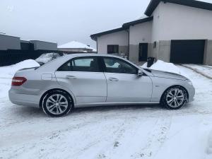 Pelēks Mercedes-Benz E 350 2011 Viļņa, ar dzinēja tilpumu 2.99 L un nobraukumu 277 tūkst. km par 7350 €, foto 5 vietnē AUTOMOTO.COM.LV