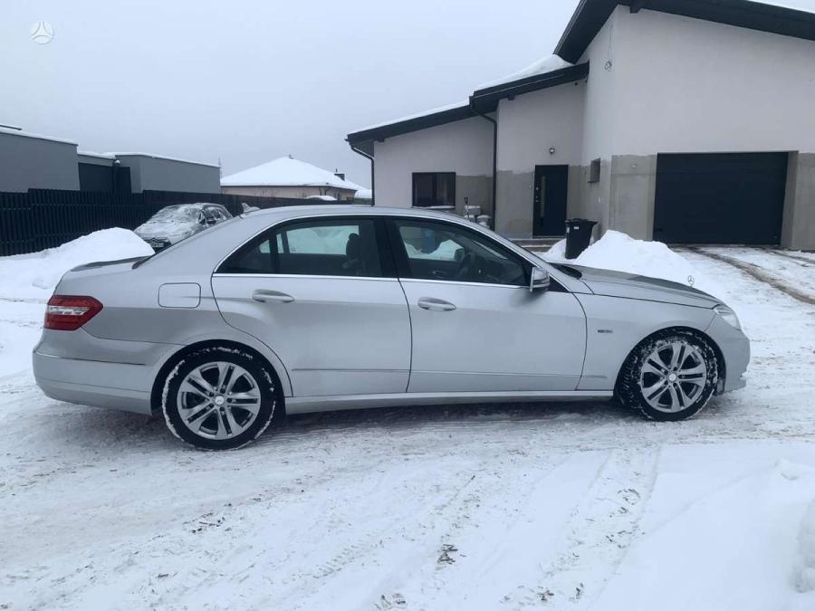 Pelēks Mercedes-Benz E 350 2011 Viļņa, ar dzinēja tilpumu 2.99 L un nobraukumu 277 tūkst. km par 7350 €, foto 5 vietnē AUTOMOTO.COM.LV