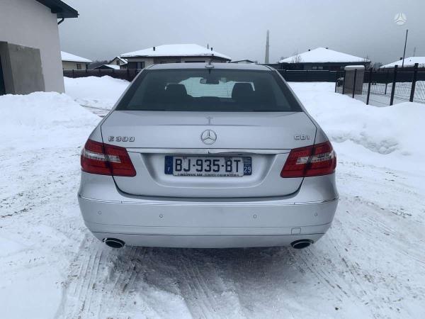 Pelēks Mercedes-Benz E 350 2011 Viļņa, ar dzinēja tilpumu 2.99 L un nobraukumu 277 tūkst. km par 7350 €, foto 8 vietnē AUTOMOTO.COM.LV