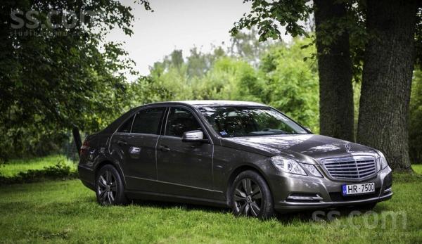 Pelēks Mercedes-Benz E 350 2011 Rīga, ar dzinēja tilpumu 3.00 L un nobraukumu 256 tūkst. km par 8200 €, foto 1 vietnē AUTOMOTO.COM.LV