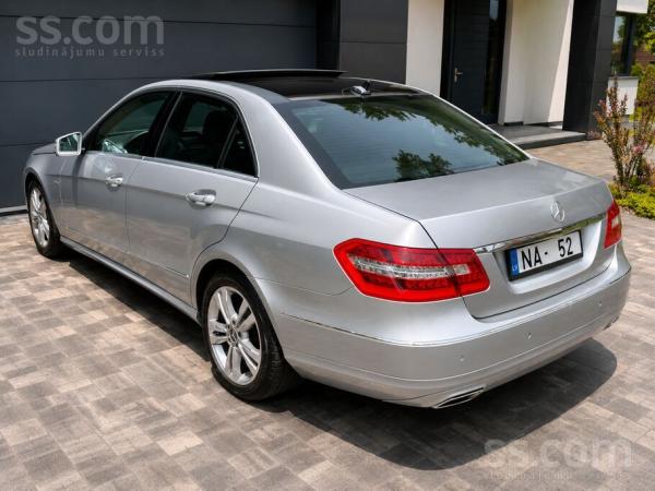 Pelēks Mercedes-Benz E 350 2011 Rīga, ar dzinēja tilpumu 3.00 L un nobraukumu 313 tūkst. km par 7759 €, foto 4 vietnē AUTOMOTO.COM.LV
