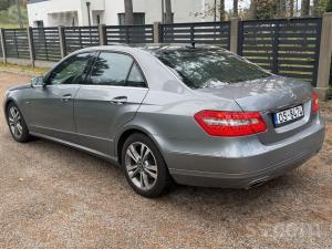 Pelēks Mercedes-Benz E 350 2011 Rīga, ar dzinēja tilpumu 3.00 L un nobraukumu 313 tūkst. km par 5955 €, foto 4 vietnē AUTOMOTO.COM.LV