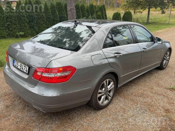 Pelēks Mercedes-Benz E 350 2011 Rīga, ar dzinēja tilpumu 3.00 L un nobraukumu 313 tūkst. km par 5955 €, foto 5 vietnē AUTOMOTO.COM.LV