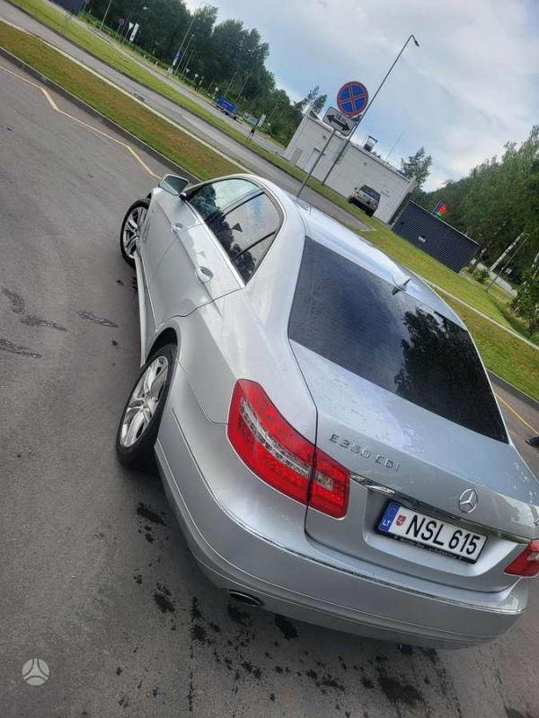 Pelēks Mercedes-Benz E 350 2011 Viļņa, ar dzinēja tilpumu 2.99 L un nobraukumu 378 tūkst. km par 6000 €, foto 7 vietnē AUTOMOTO.COM.LV