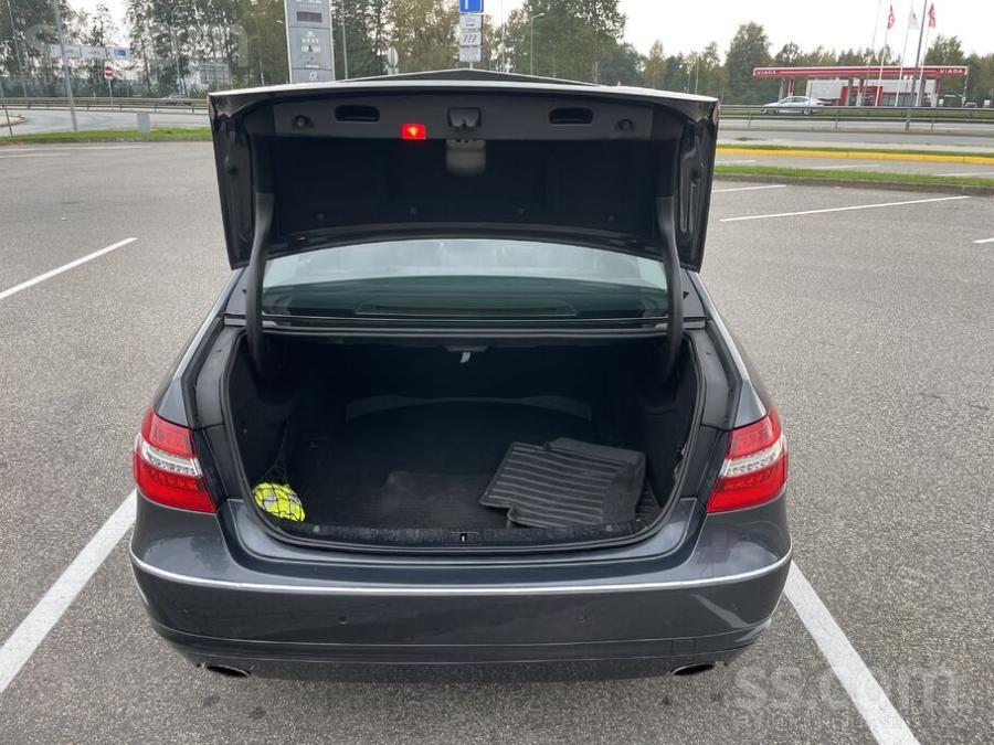 Grey Mercedes-Benz E 350 2011 in Riga, with an engine capacity of 3.00 L and mileage of 209 thousand km for 10800 €, photo 5 on AUTOMOTO.COM.LV