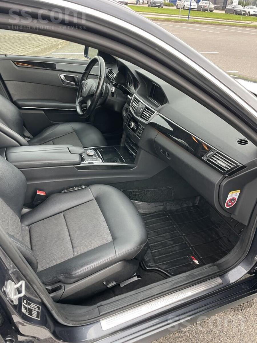 Grey Mercedes-Benz E 350 2011 in Riga, with an engine capacity of 3.00 L and mileage of 209 thousand km for 10800 €, photo 13 on AUTOMOTO.COM.LV