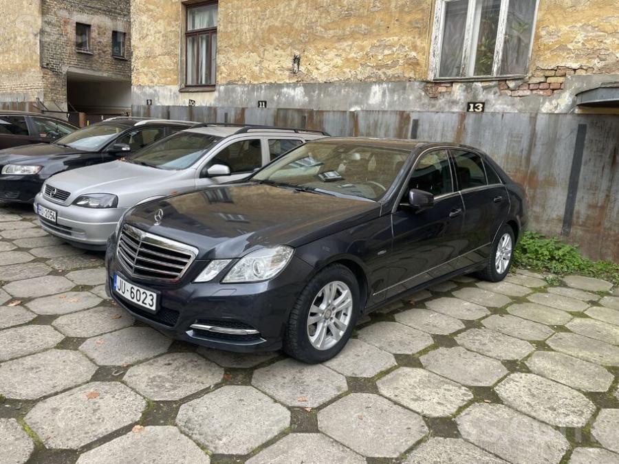 Grey Mercedes-Benz E 350 2011 in Riga, with an engine capacity of 3.00 L and mileage of 209 thousand km for 10800 €, photo 14 on AUTOMOTO.COM.LV
