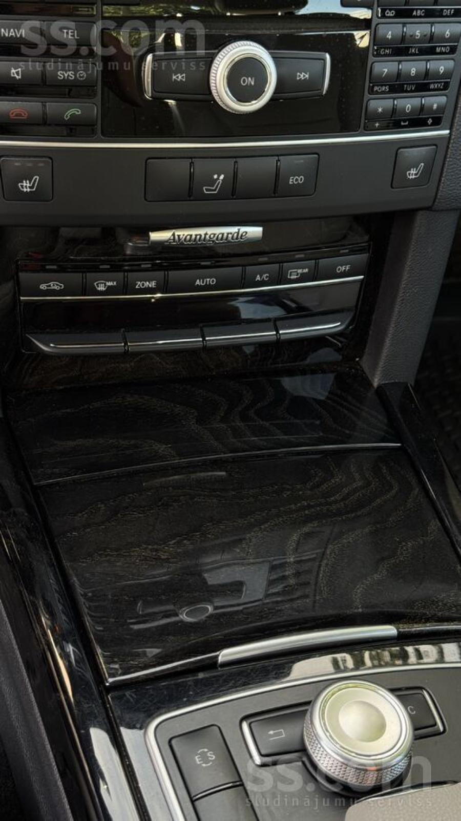 Grey Mercedes-Benz E 350 2012 in Riga, with an engine capacity of 3.00 L and mileage of 174 thousand km for 12800 €, photo 9 on AUTOMOTO.COM.LV