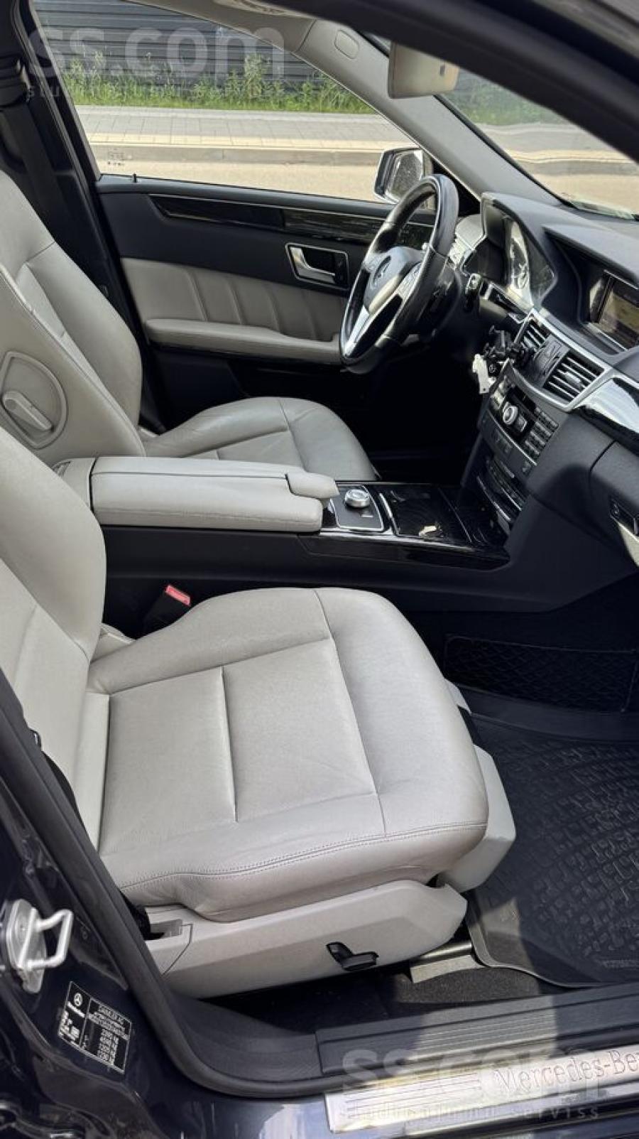 Grey Mercedes-Benz E 350 2012 in Riga, with an engine capacity of 3.00 L and mileage of 174 thousand km for 12800 €, photo 10 on AUTOMOTO.COM.LV