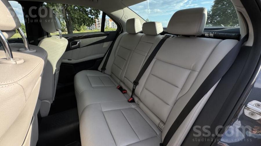 Grey Mercedes-Benz E 350 2012 in Riga, with an engine capacity of 3.00 L and mileage of 174 thousand km for 12800 €, photo 12 on AUTOMOTO.COM.LV