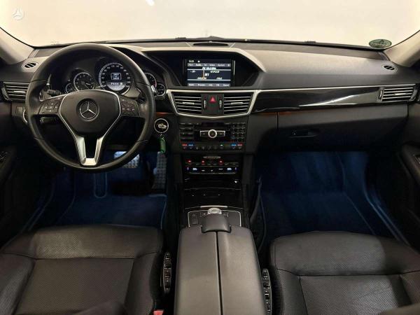 Grey Mercedes-Benz E 350 2012 in Marijampole, with an engine capacity of 3.50 L and mileage of 270 thousand km for 10450 €, photo 9 on AUTOMOTO.COM.LV