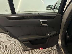 Pelēks Mercedes-Benz E 350 2012 Marijampole, ar dzinēja tilpumu 3.50 L un nobraukumu 270 tūkst. km par 10450 €, foto 12 vietnē AUTOMOTO.COM.LV