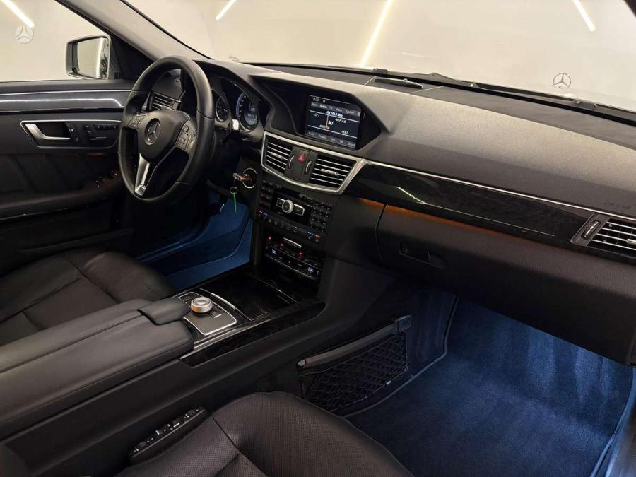 Pelēks Mercedes-Benz E 350 2012 Marijampole, ar dzinēja tilpumu 3.50 L un nobraukumu 270 tūkst. km par 10450 €, foto 13 vietnē AUTOMOTO.COM.LV