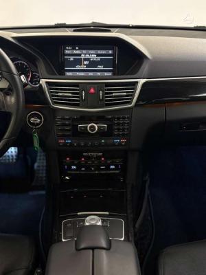 Pelēks Mercedes-Benz E 350 2012 Marijampole, ar dzinēja tilpumu 3.50 L un nobraukumu 270 tūkst. km par 10450 €, foto 21 vietnē AUTOMOTO.COM.LV
