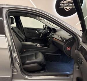 Pelēks Mercedes-Benz E 350 2012 Marijampole, ar dzinēja tilpumu 3.50 L un nobraukumu 270 tūkst. km par 10450 €, foto 26 vietnē AUTOMOTO.COM.LV