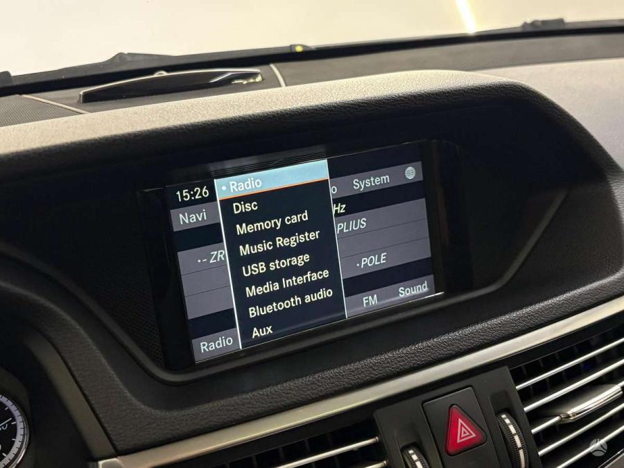 Pelēks Mercedes-Benz E 350 2012 Marijampole, ar dzinēja tilpumu 3.50 L un nobraukumu 270 tūkst. km par 10450 €, foto 29 vietnē AUTOMOTO.COM.LV