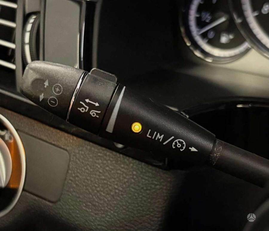 Pelēks Mercedes-Benz E 350 2012 Marijampole, ar dzinēja tilpumu 3.50 L un nobraukumu 270 tūkst. km par 10450 €, foto 30 vietnē AUTOMOTO.COM.LV