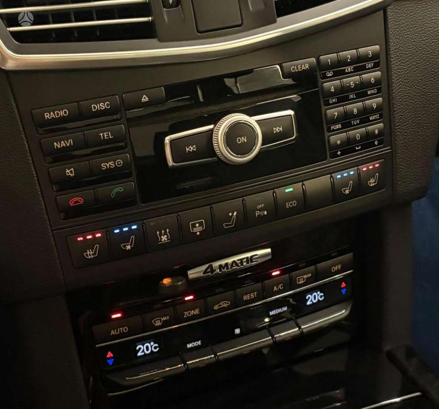 Pelēks Mercedes-Benz E 350 2012 Marijampole, ar dzinēja tilpumu 3.50 L un nobraukumu 270 tūkst. km par 10450 €, foto 32 vietnē AUTOMOTO.COM.LV