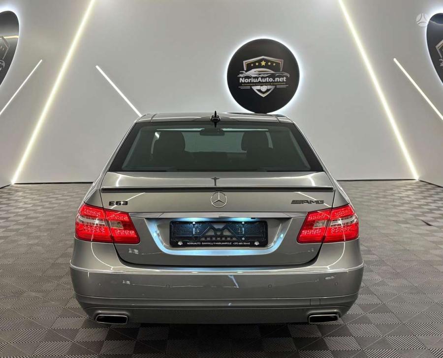 Pelēks Mercedes-Benz E 350 2012 Marijampole, ar dzinēja tilpumu 3.50 L un nobraukumu 270 tūkst. km par 10450 €, foto 36 vietnē AUTOMOTO.COM.LV