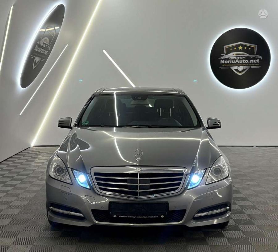 Pelēks Mercedes-Benz E 350 2012 Marijampole, ar dzinēja tilpumu 3.50 L un nobraukumu 270 tūkst. km par 10450 €, foto 39 vietnē AUTOMOTO.COM.LV