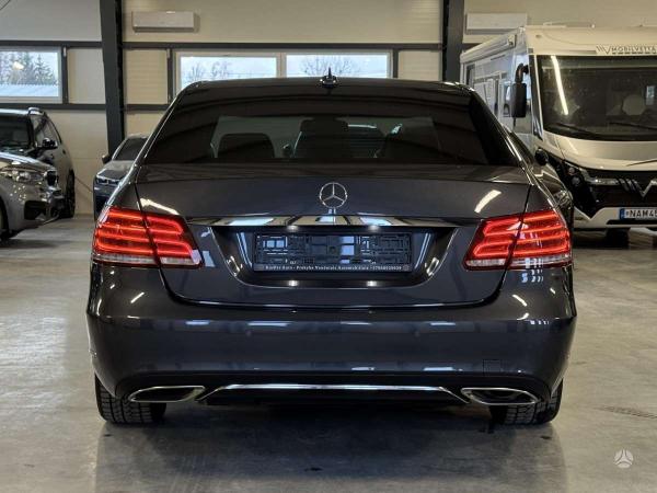 Grey Mercedes-Benz E 350 2013 in Marijampole, with an engine capacity of 2.99 L and mileage of 287 thousand km for 12300 €, photo 7 on AUTOMOTO.COM.LV